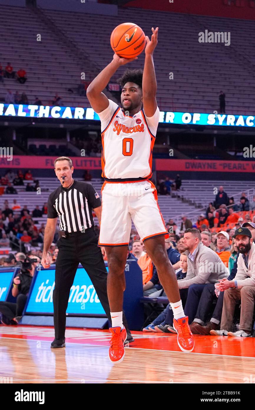 SYRACUSE, NY - DECEMBER 05: Syracuse Orange Guard Kyle Cuffe Jr. (0 ...