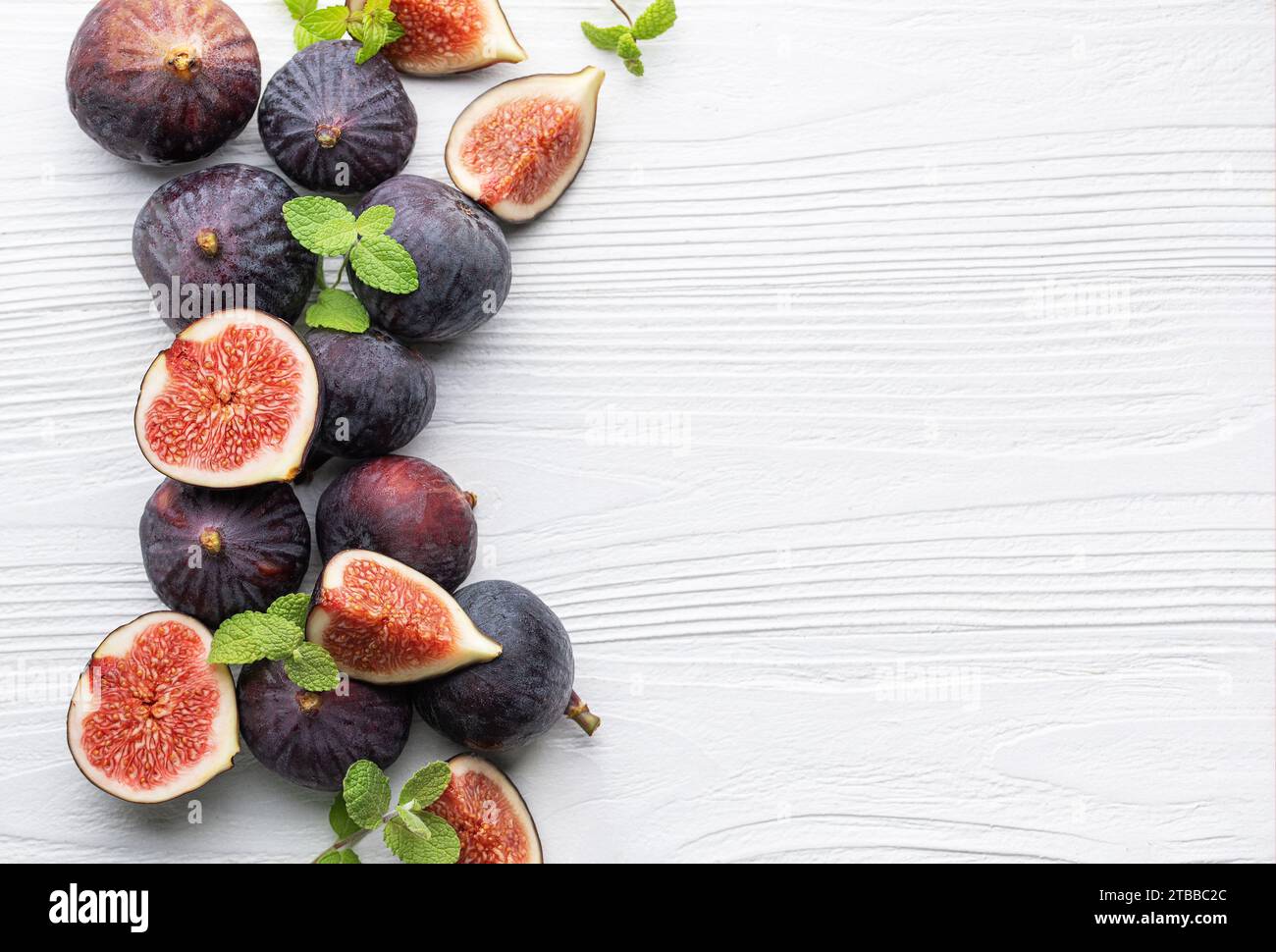 Ripe whole delicious figs hi-res stock photography and images - Alamy