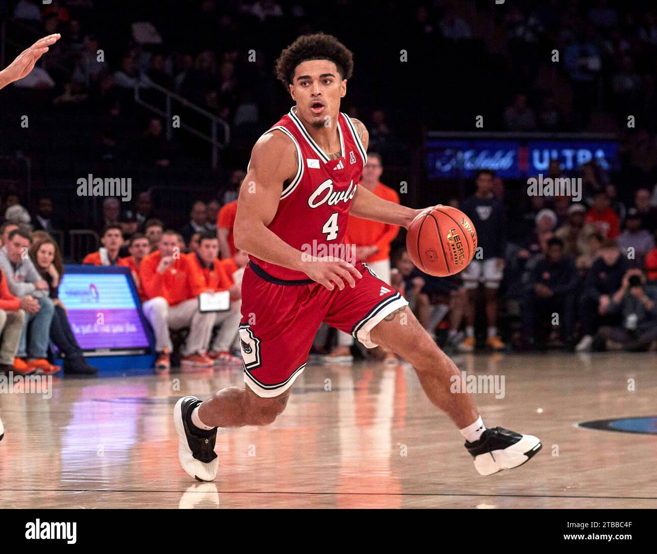 Florida Atlantic Owls guard Bryan Greenlee (4) with the ball in the ...