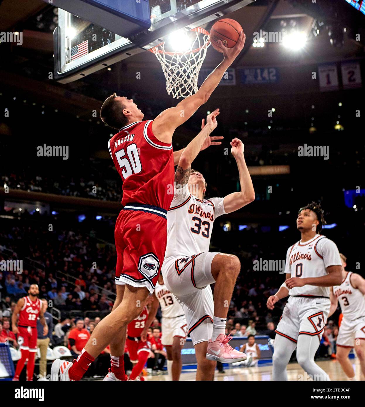 Florida Atlantic Owls center Vladislav Goldin (50) drives to the basket ...