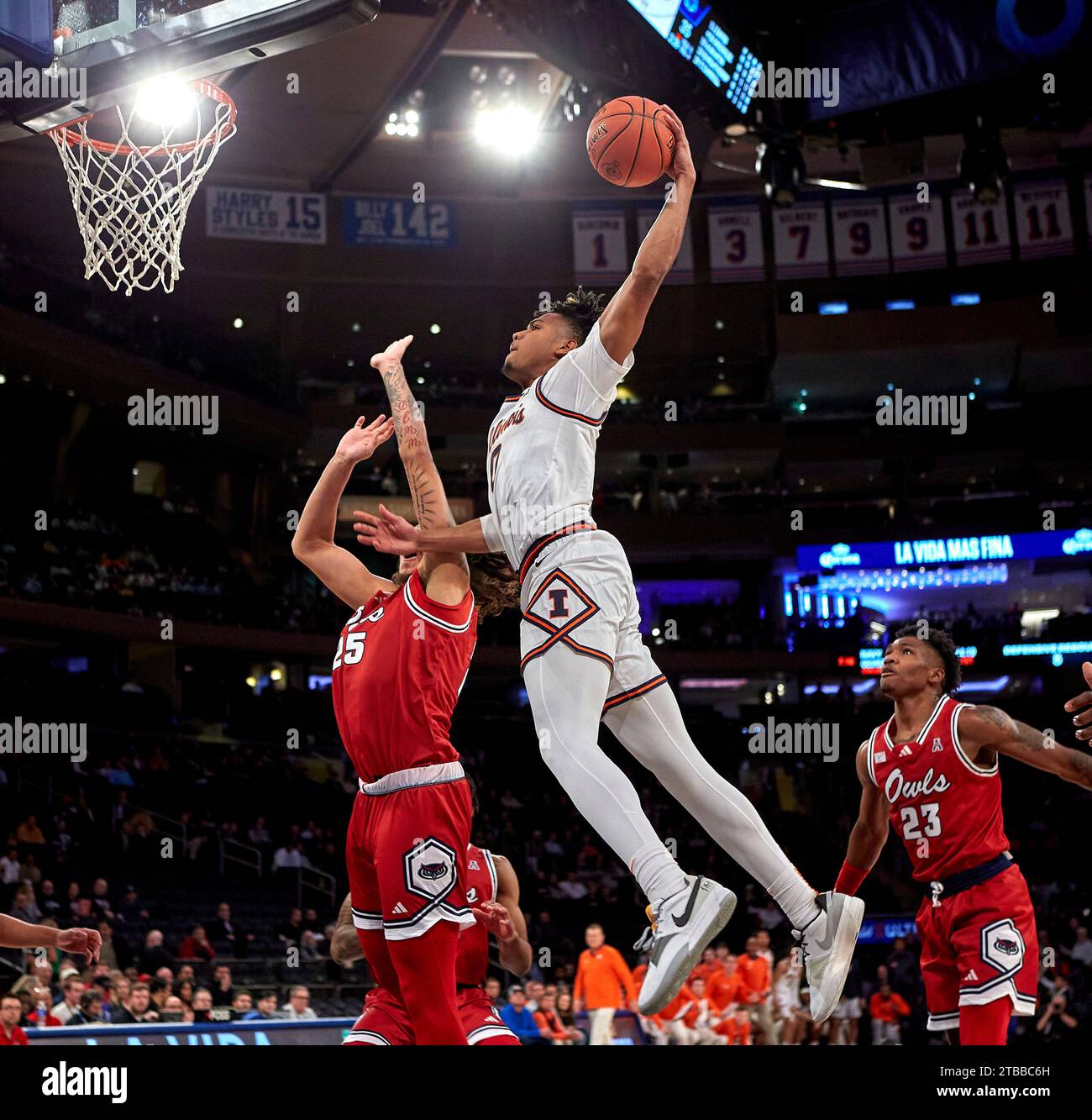 Illinois Fighting Illini guard Terrence Shannon Jr. (0) goes up for a ...