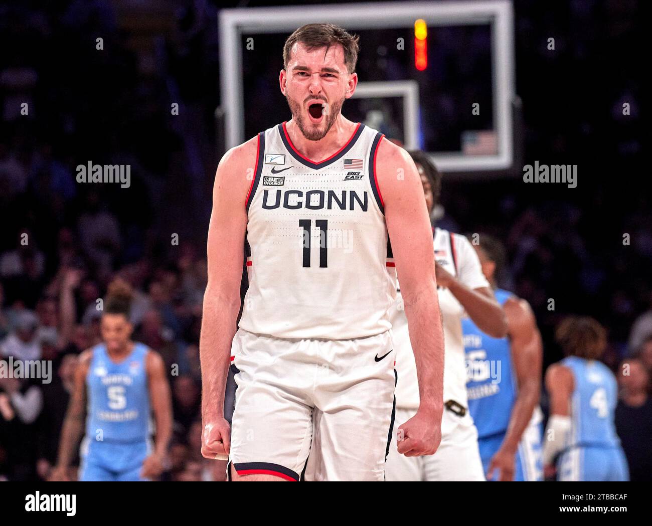Connecticut Huskies forward Alex Karaban (11) reacts after defeating ...