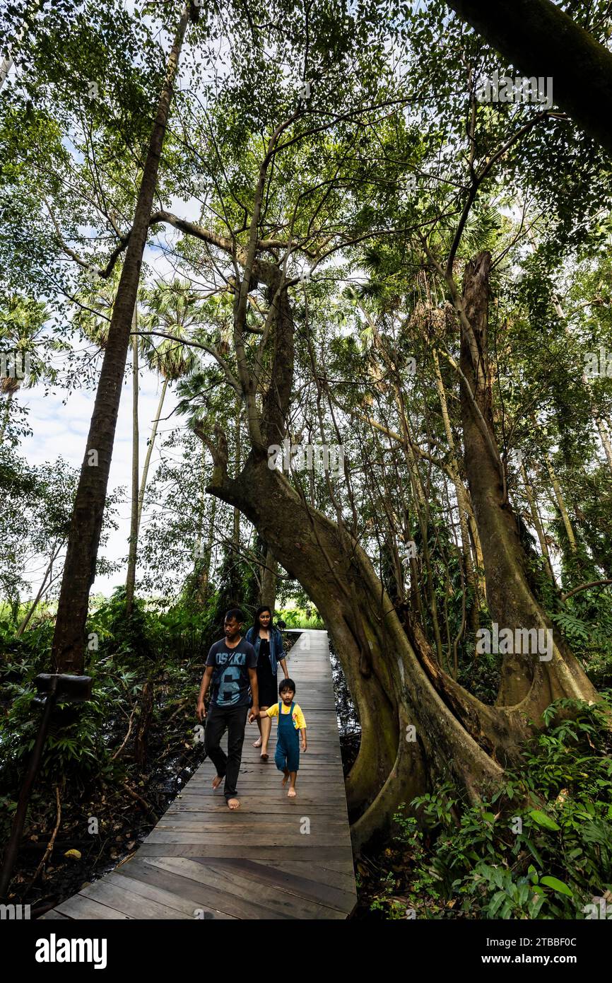 Wat Kham Chanot(Kamchanod), wooden road round holy island, Naga's ...