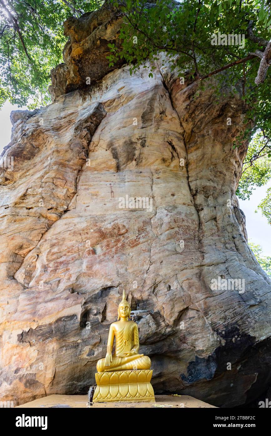 Pha Phak Wan, prehistoric rock paintings at enormous boulder, and ...