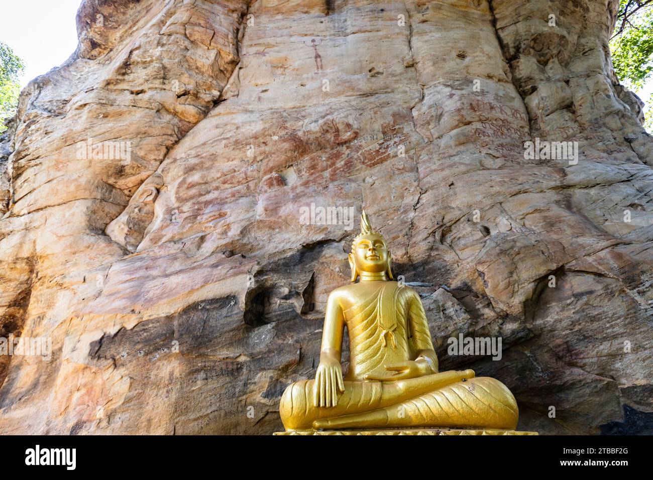 Pha Phak Wan, prehistoric rock paintings at enormous boulder, and ...