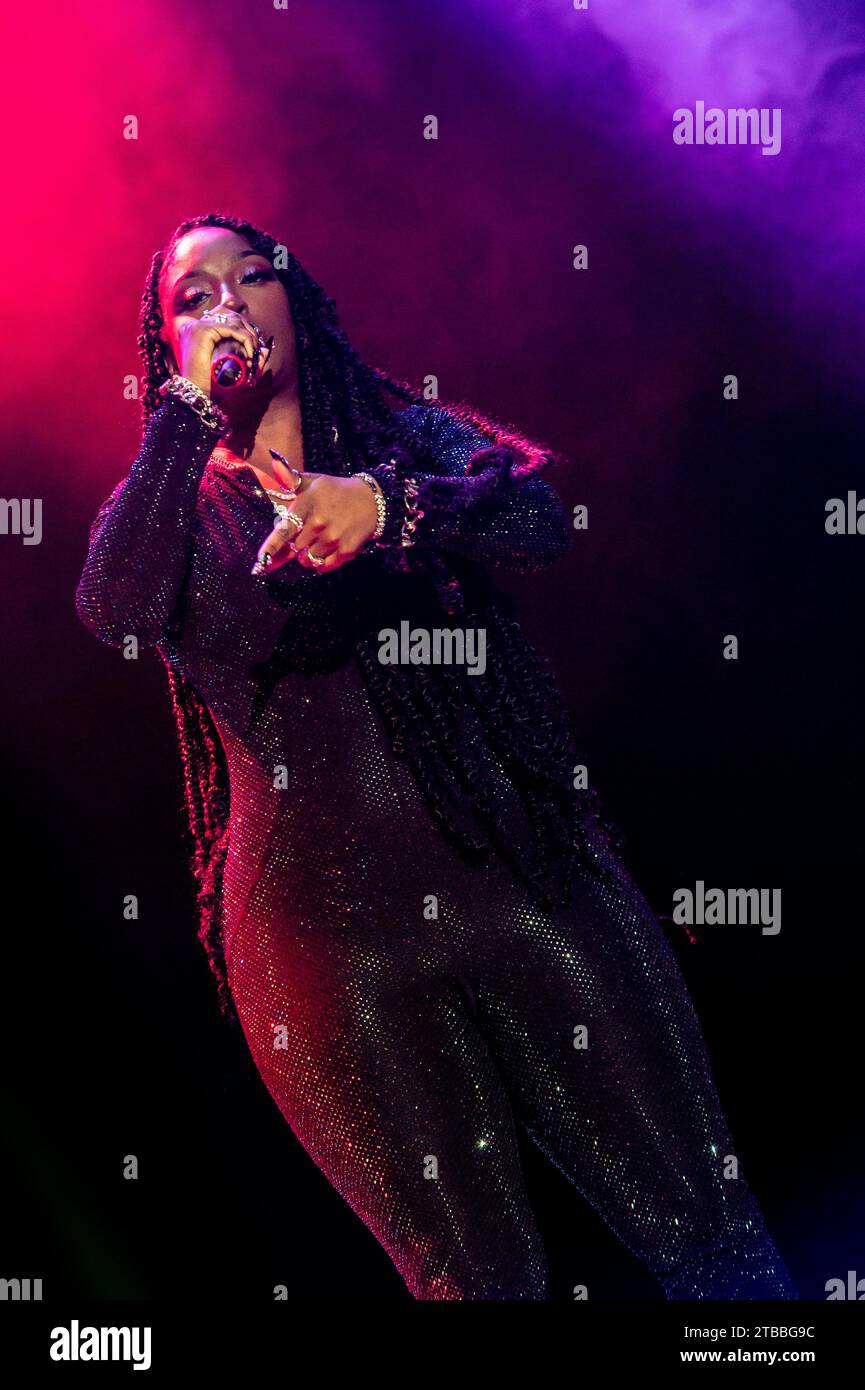 Queenie rapper hi-res stock photography and images - Alamy