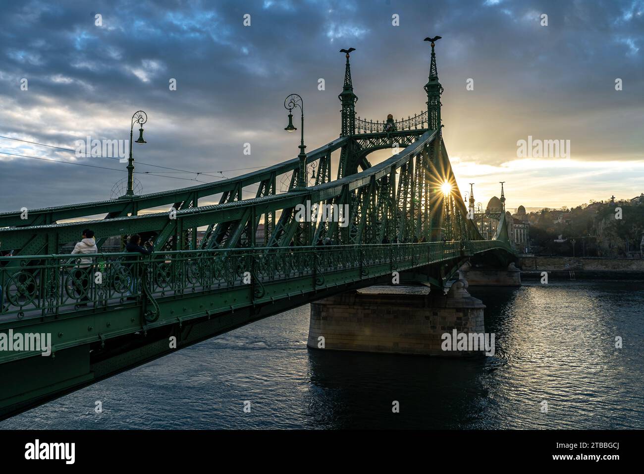 Sunset liberty bridge budapest hi-res stock photography and images - Alamy