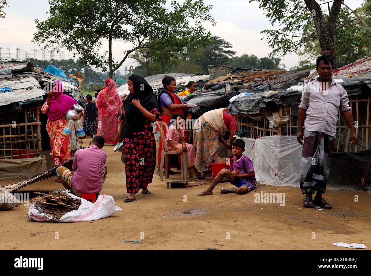 Chittagong, Potia, Bangladesh. 5th Dec, 2023. Life picture of Bede ...