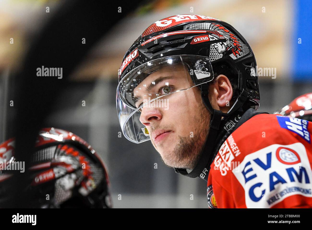 Memmingen, Deutschland. 03rd Dec, 2023. 03.12.2023, Eissporthalle am ...