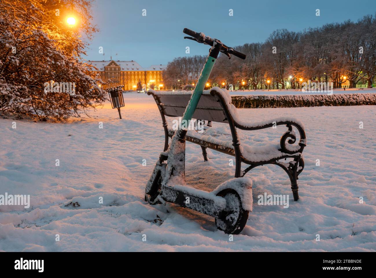 Mobility scooter snow hi-res stock photography and images - Alamy
