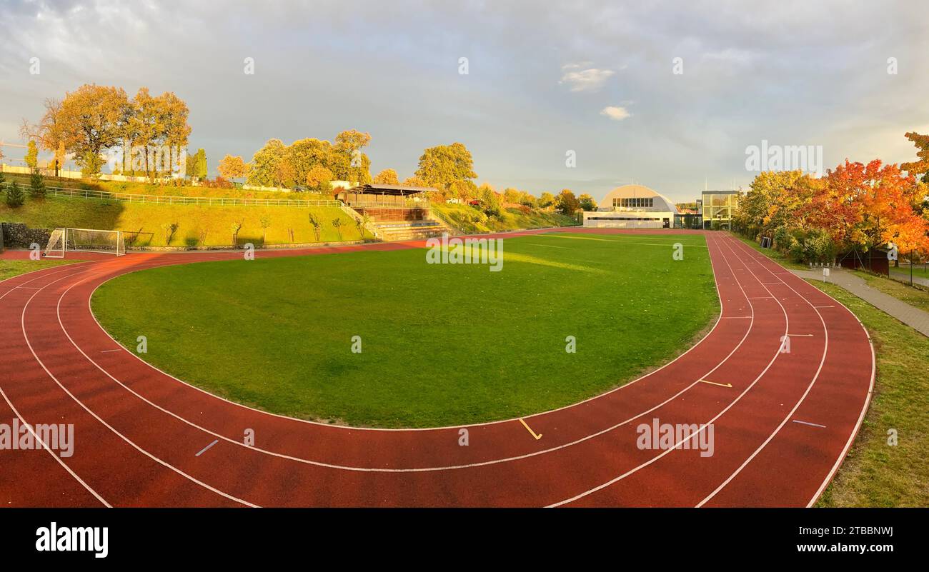 School sport oval hi-res stock photography and images - Alamy