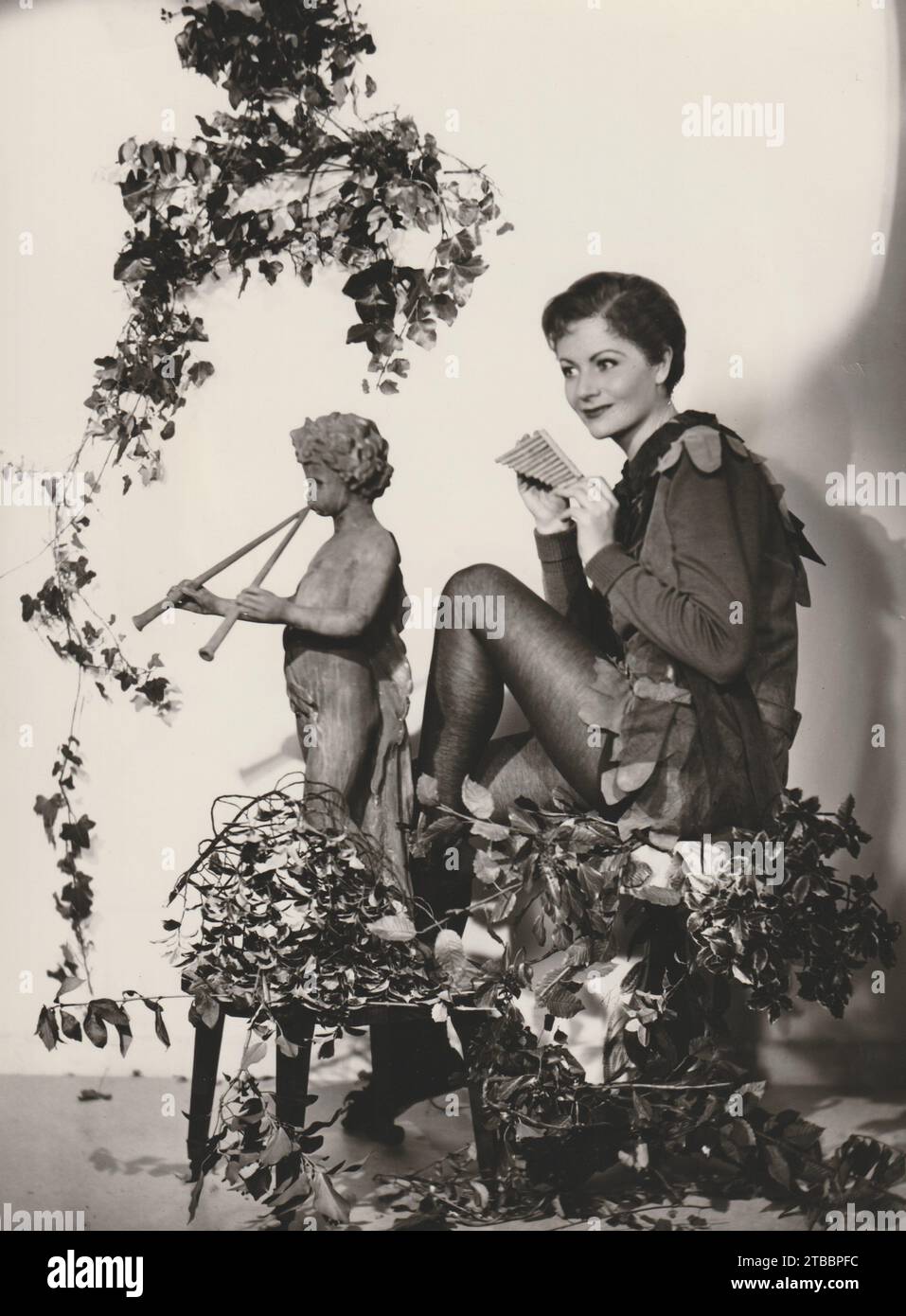 Margaret Lockwood In Peter Pan London Scala Theatre Stock Photo - Alamy