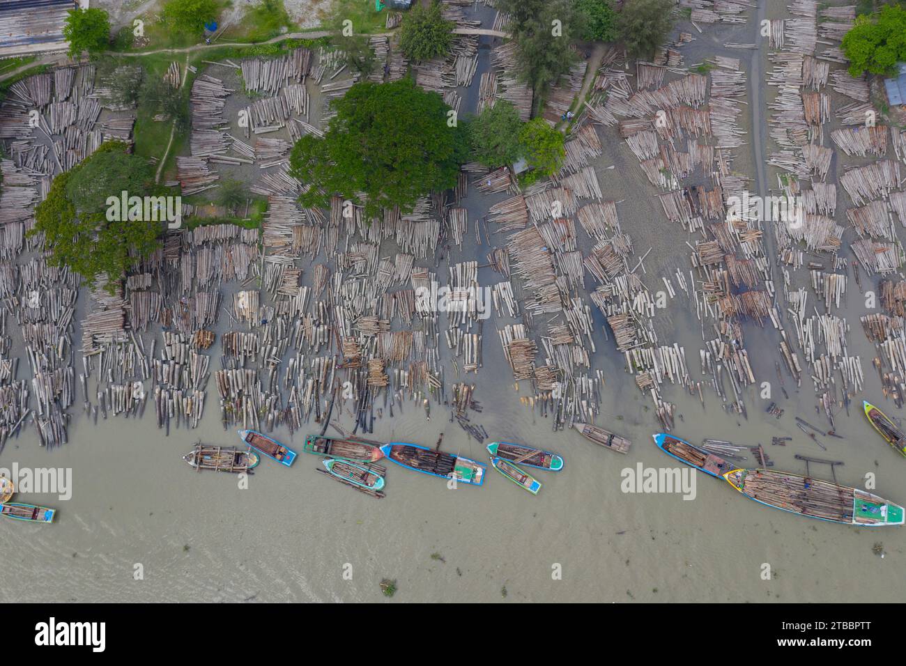 Pirojpur, Bangladesh: The largest floating wood market over Shitol ...