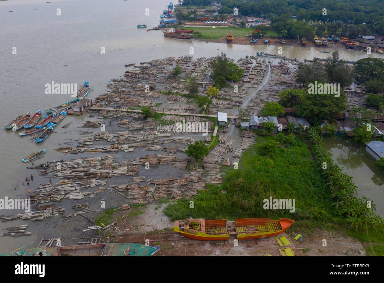Pirojpur, Bangladesh: The largest floating wood market over Shitol ...