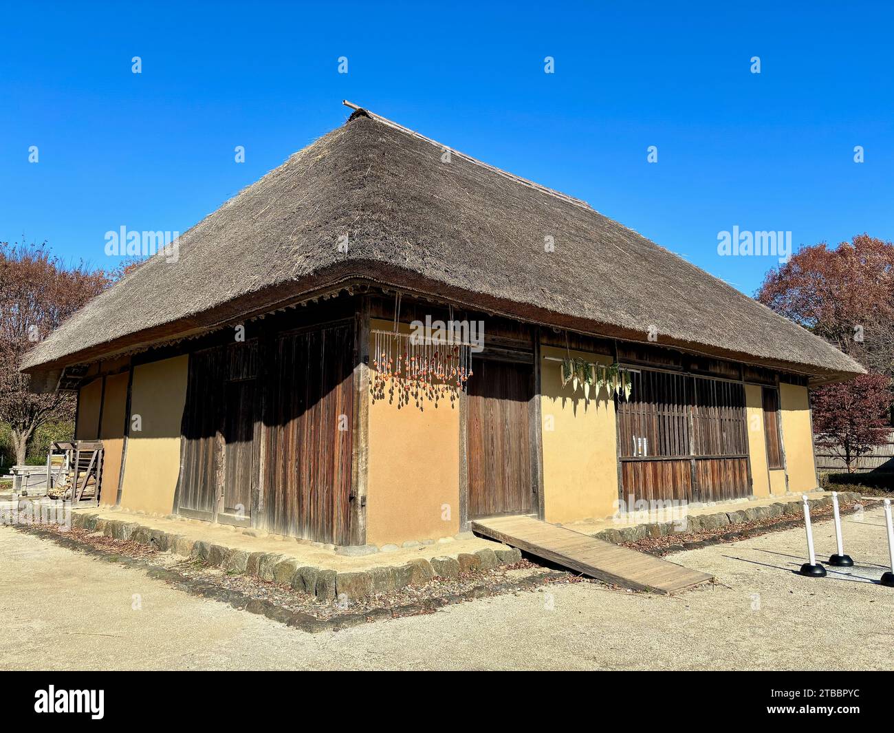 Traditional japanese house hi-res stock photography and images - Alamy