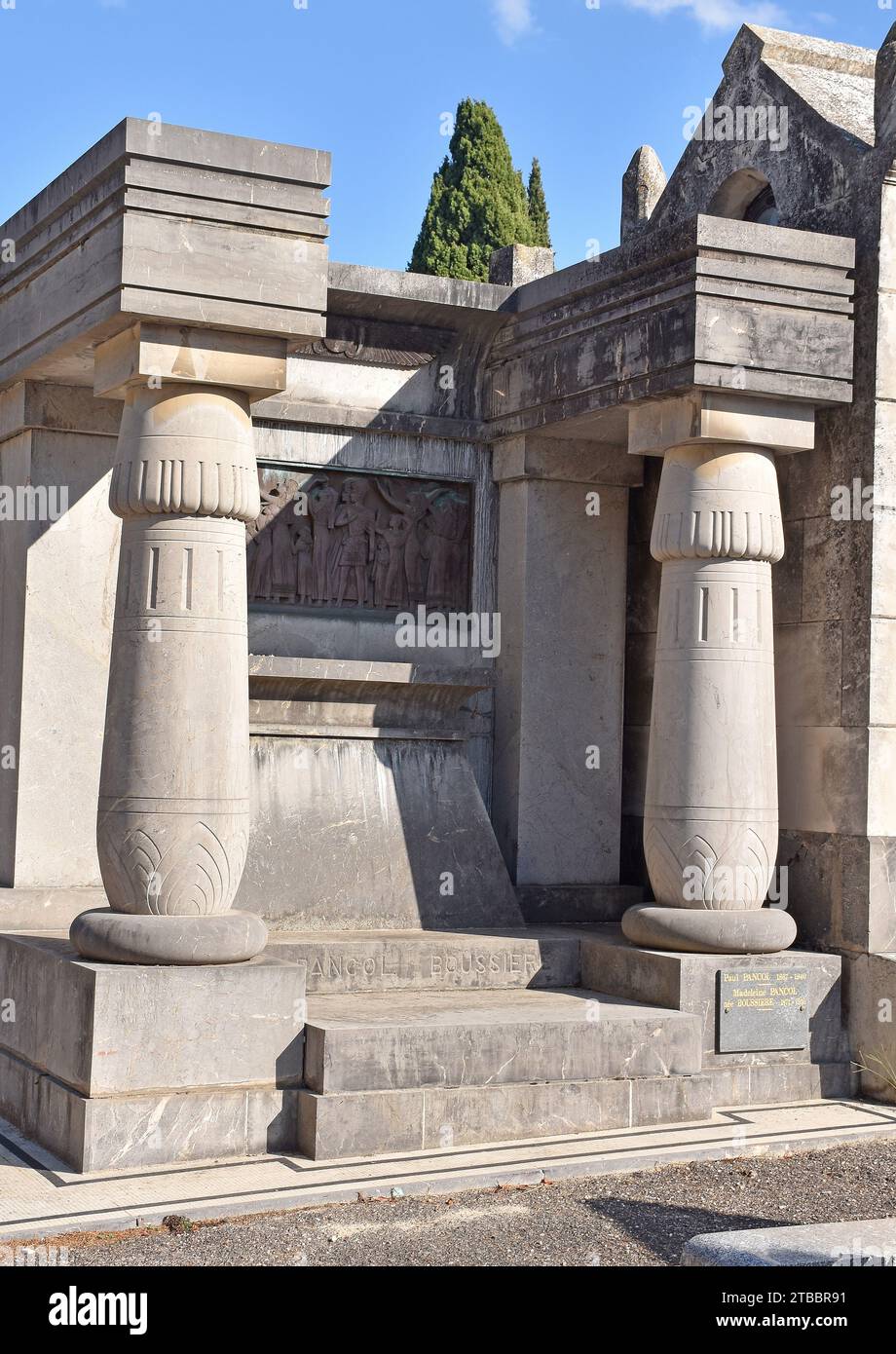 The wonderful Cimetière Vieux, the old cemetery in Béziers, France ...