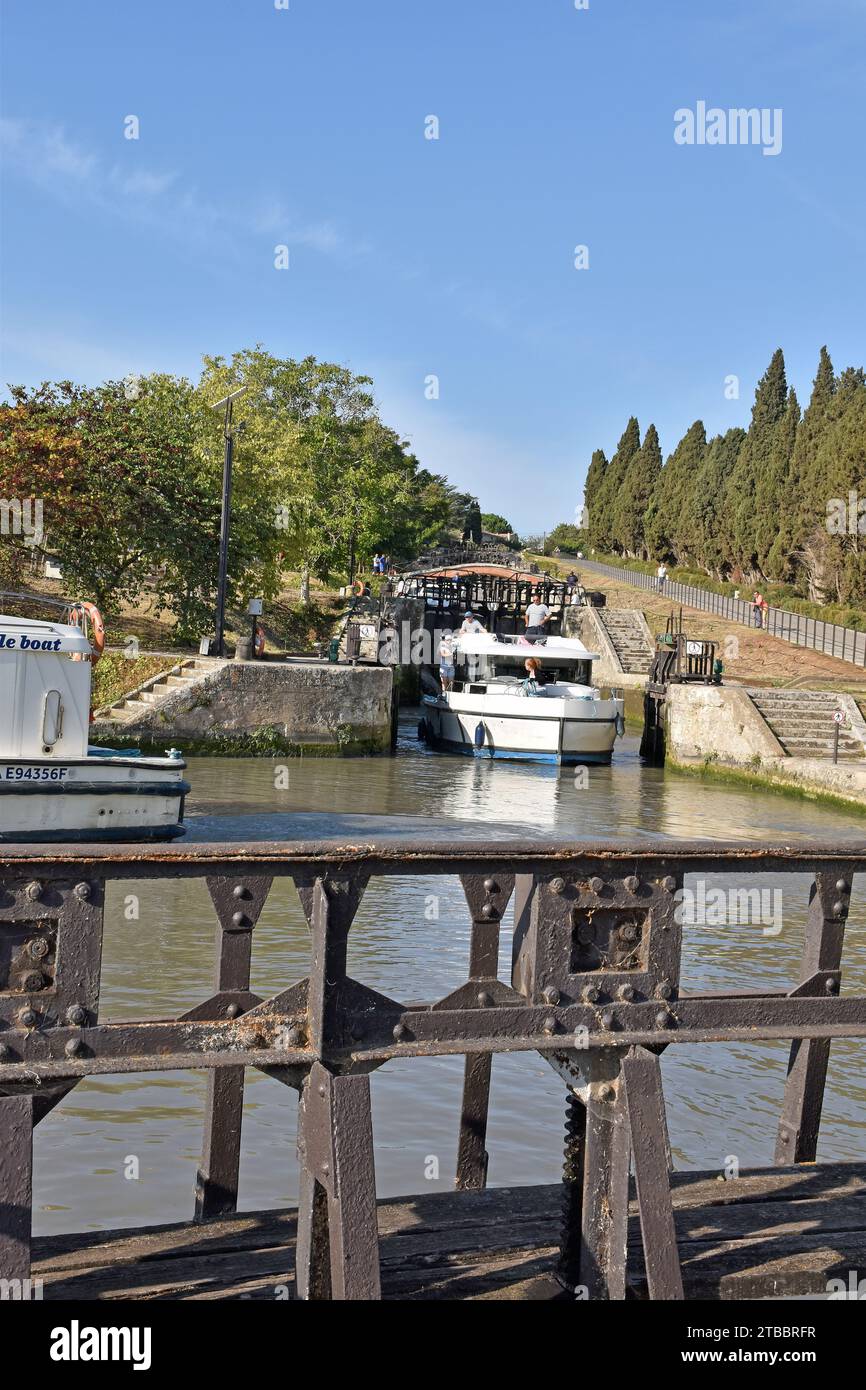 The 6 working locks of the original staircase of 9 on the Canal du Midi ...