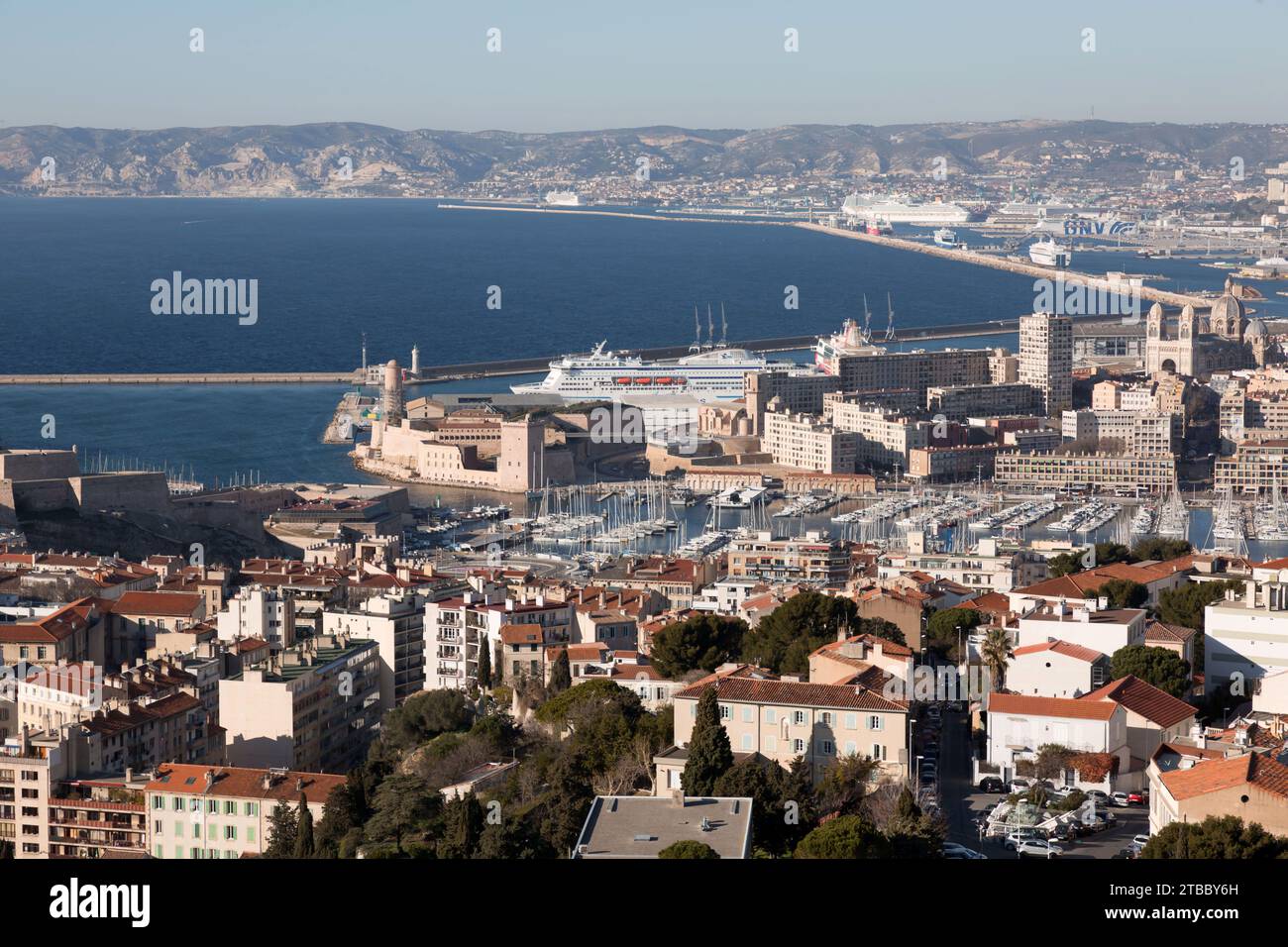 Skyline marseille from boat hi-res stock photography and images - Alamy