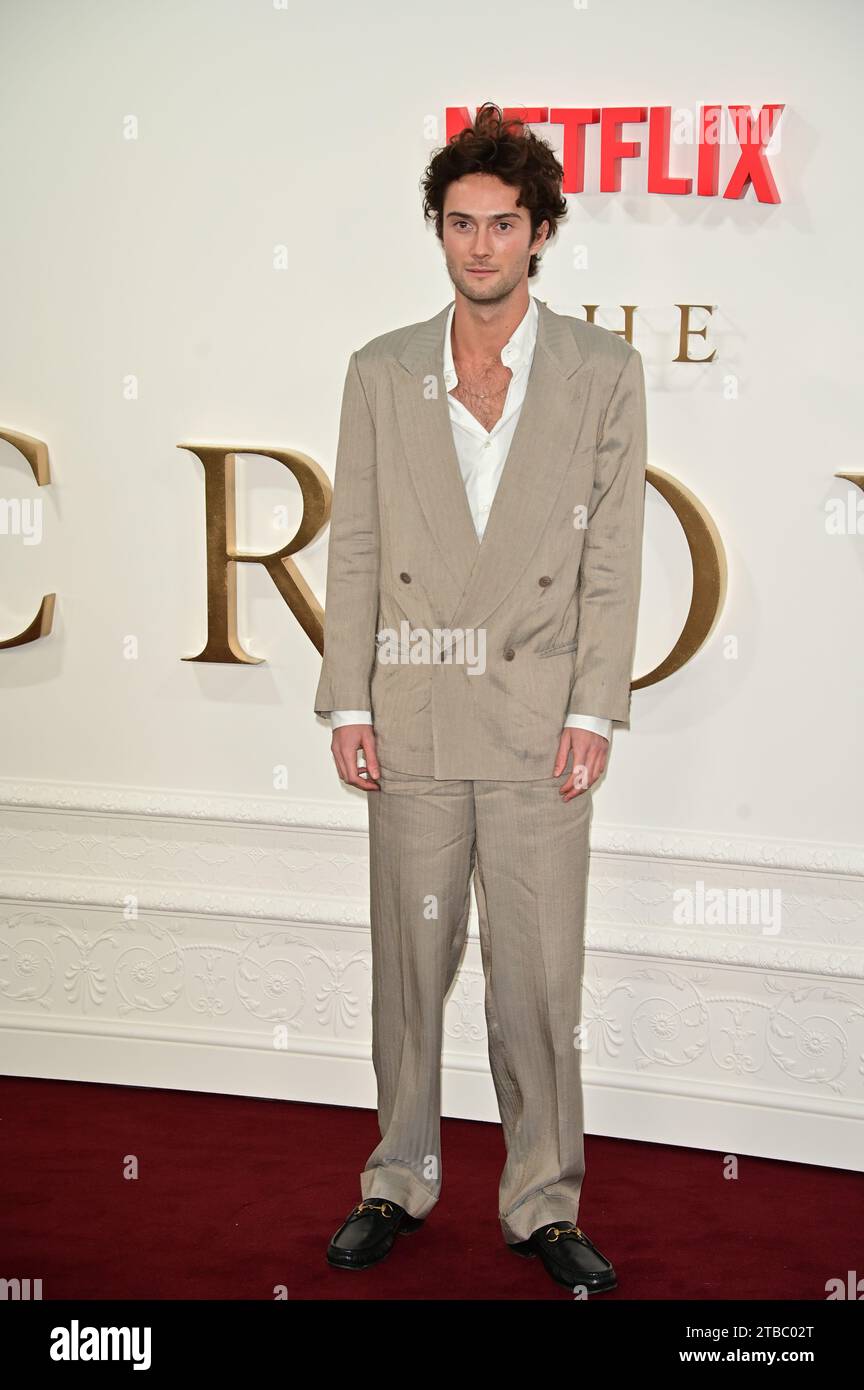 London, UK. 5th Dec, 2023. Oli Green attends Netflix Presents The Crown ...