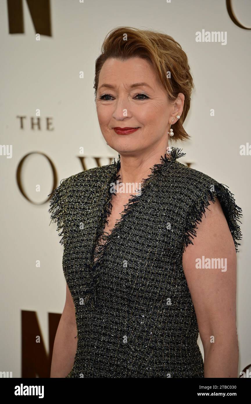 Lesley manville the crown hi-res stock photography and images - Alamy