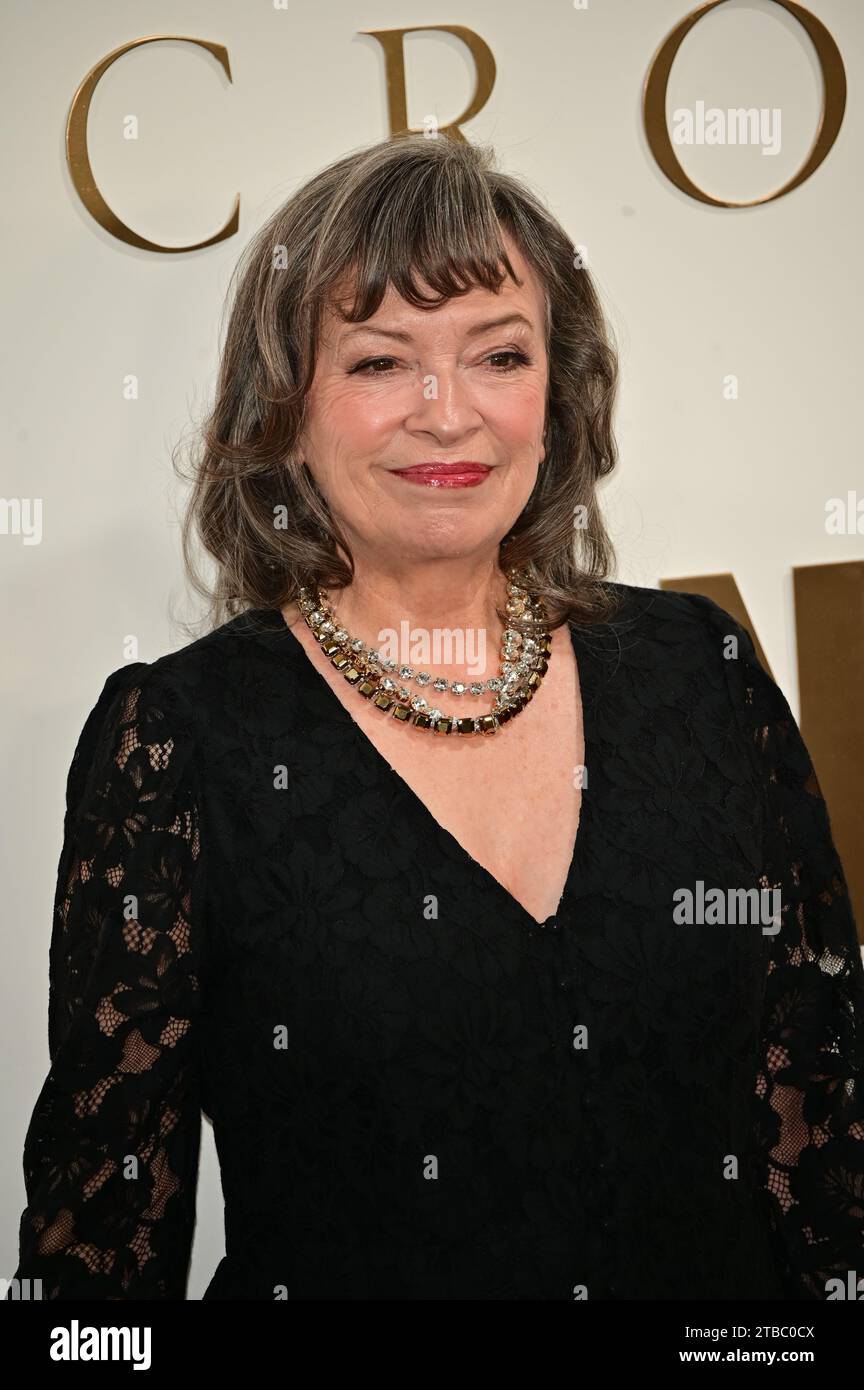 Jonathan bailey 2023 hi-res stock photography and images - Alamy