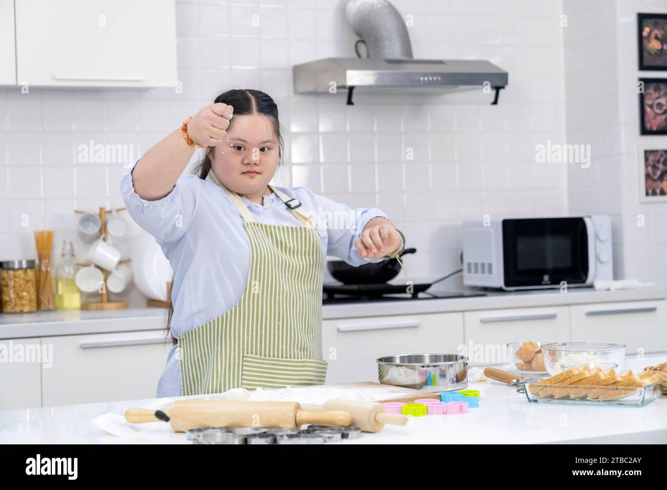 Thai girl cooking hi-res stock photography and images - Alamy