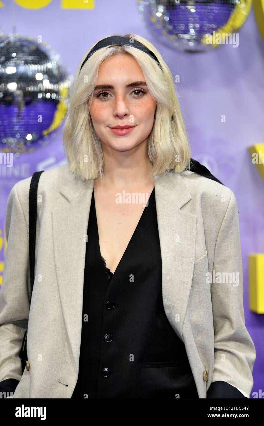 Marijke Smitt bei der Premiere des Kinofilms 'Girl You Know It's True ...