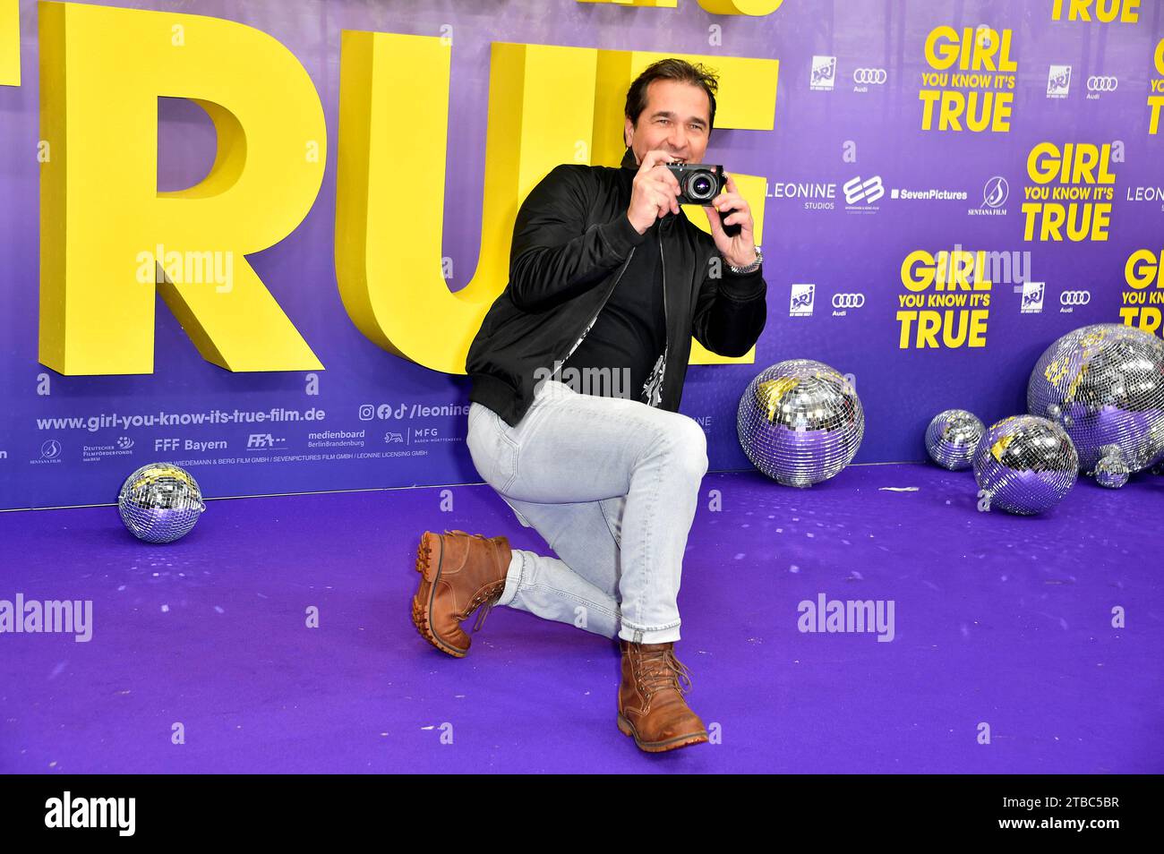 Andreas Elsholz bei der Premiere des Kinofilms 'Girl You Know It's True ...