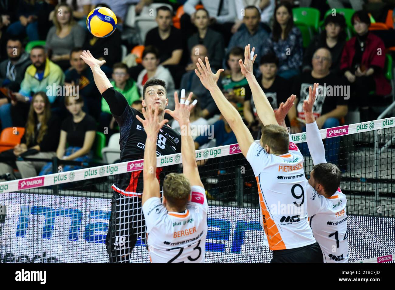 Volley ball klemen cebulj hi-res stock photography and images - Alamy