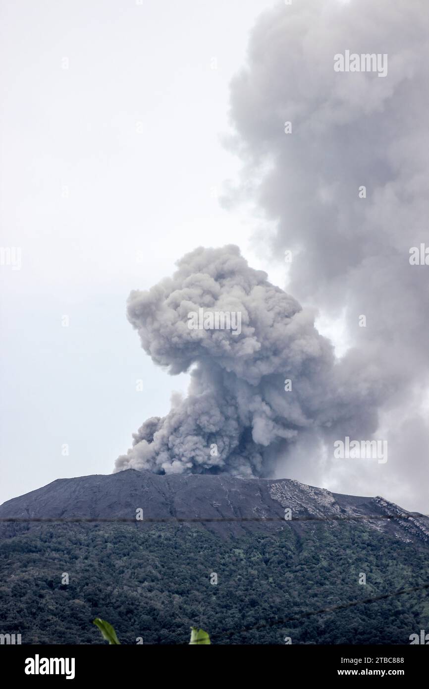 Marapi volcano 2023 hi-res stock photography and images - Alamy