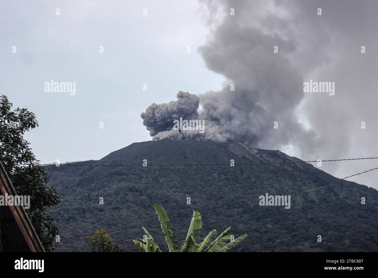 Marapi volcano sumatra hi-res stock photography and images - Alamy