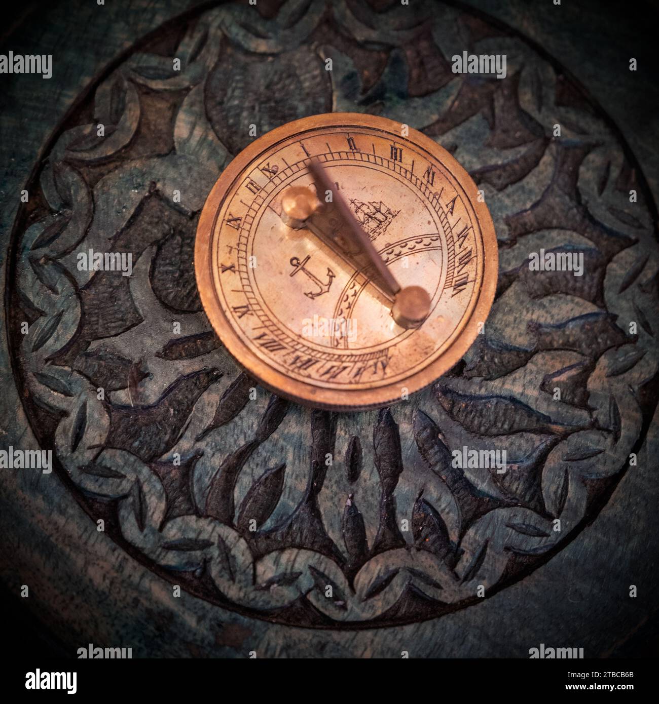 Vintage navigation compass made of brass Stock Photo - Alamy