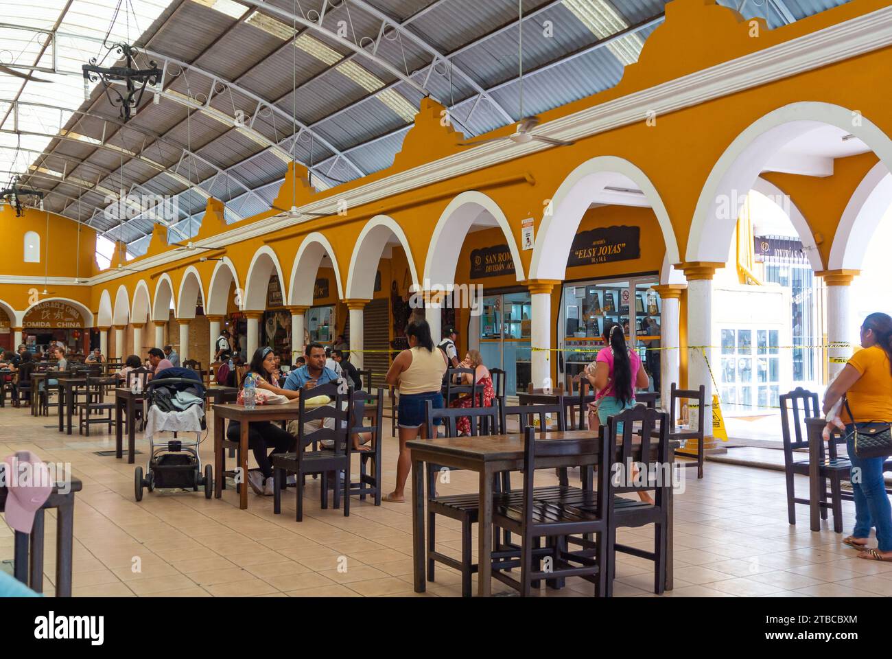 Mexican table and chairs hi-res stock photography and images - Alamy