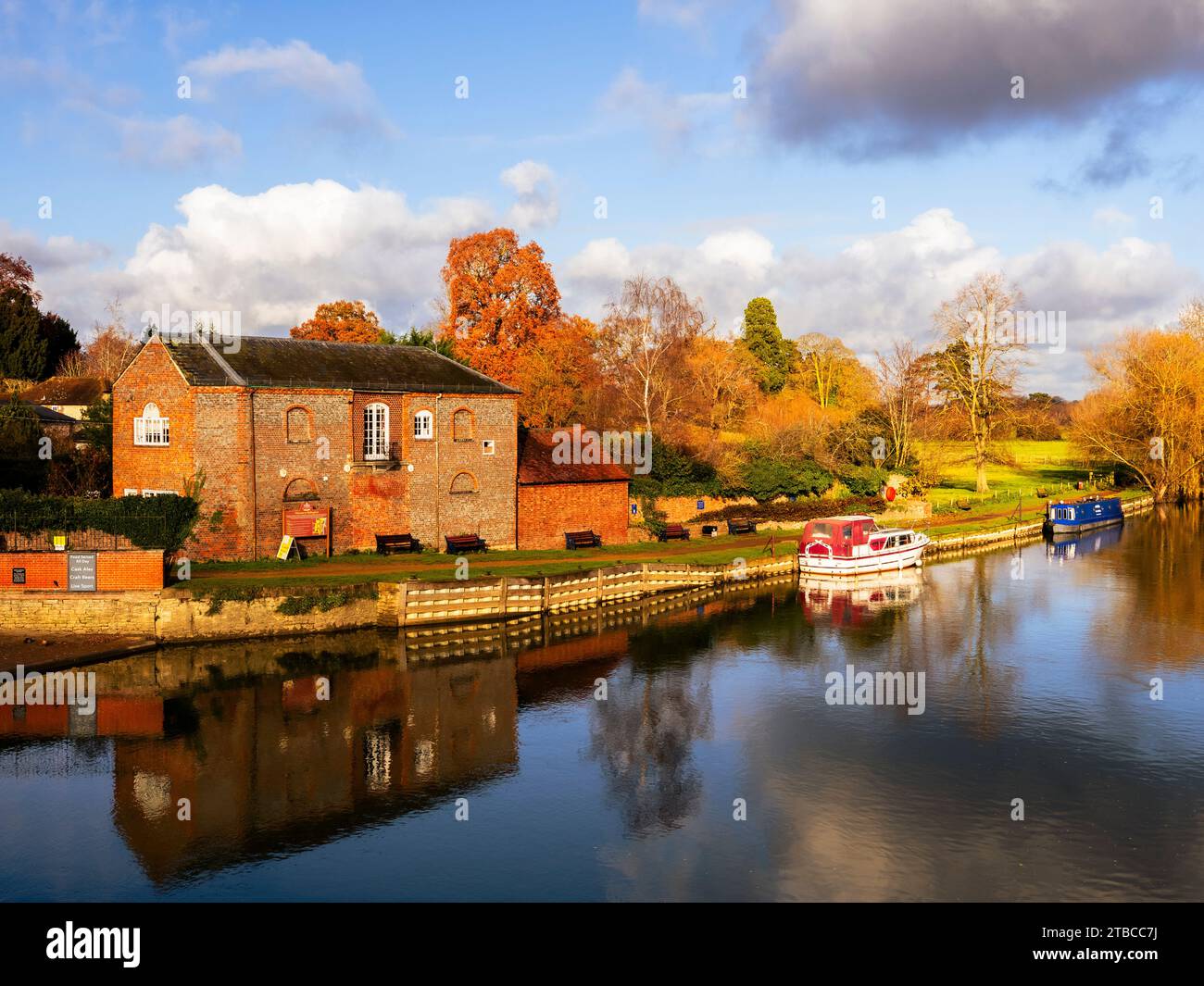 Rural England Landscape, River Thames, Wallingford, Oxfordshire ...