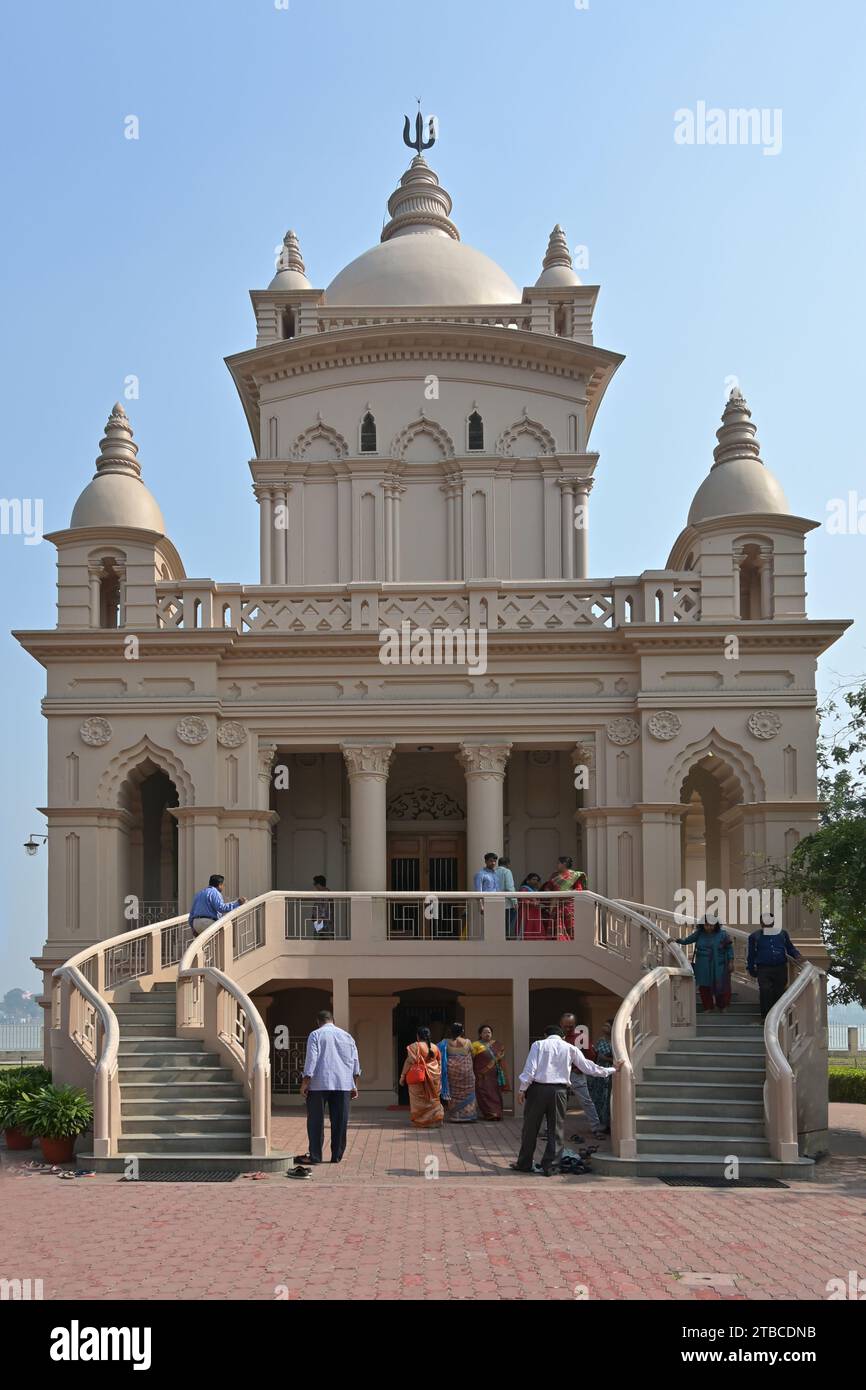 Facade of Swami Vivekananda temple at Belur Math, where the mortal ...