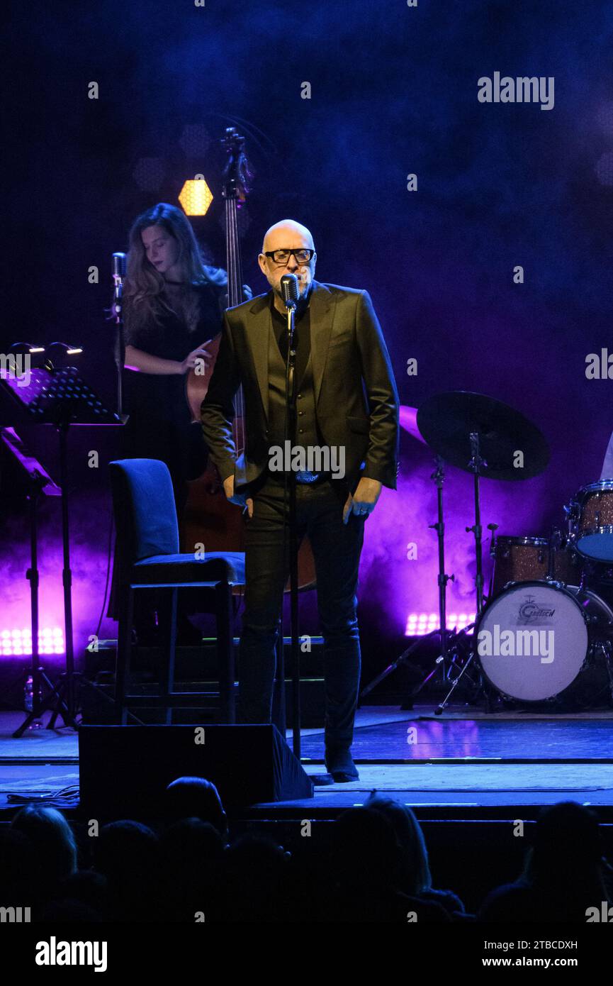 Rome, Italy. 05th Dec, 2023. Mario Biondi during the live at Brancaccio ...