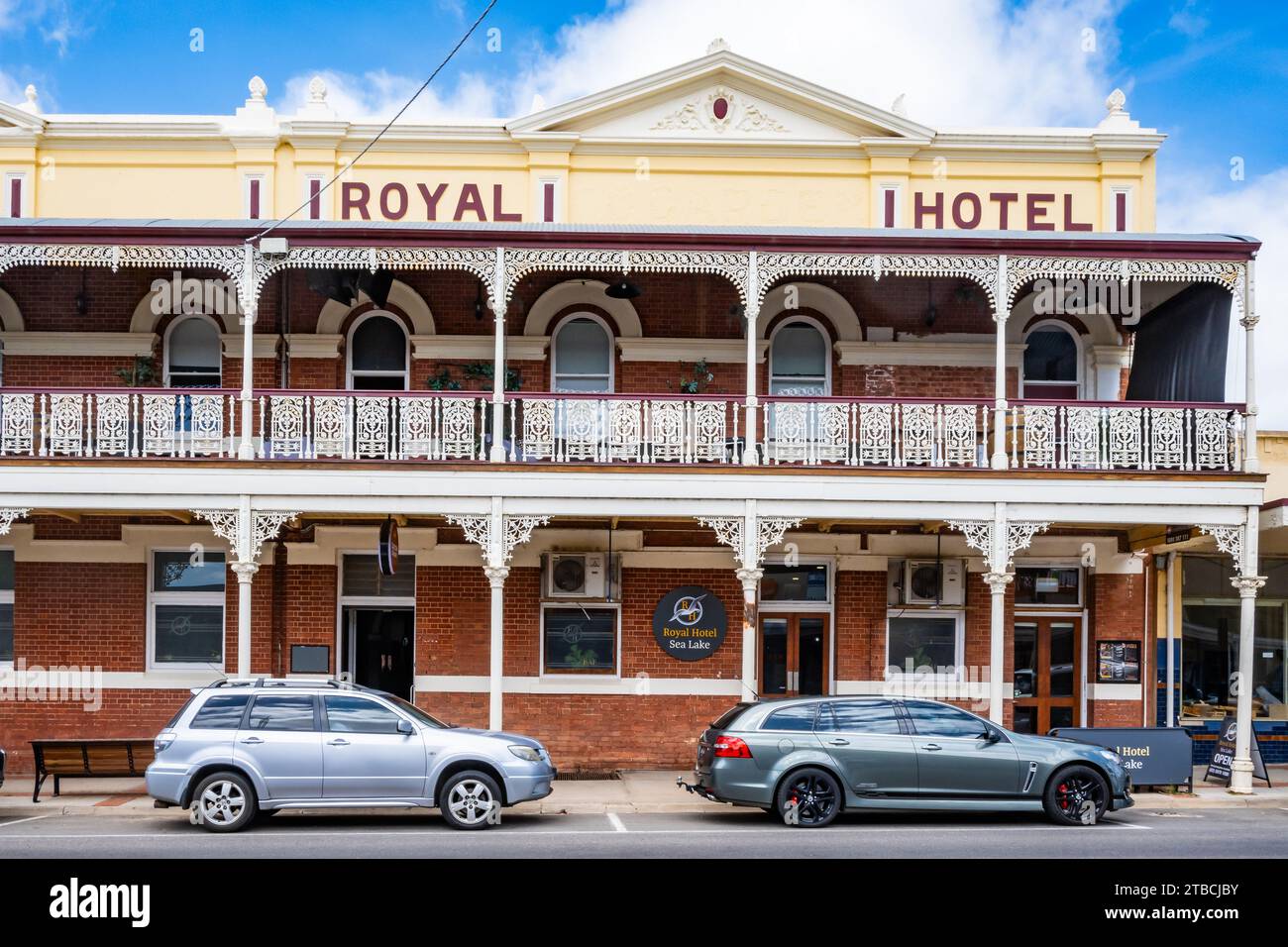 Old fashion royal hotel hi-res stock photography and images - Alamy