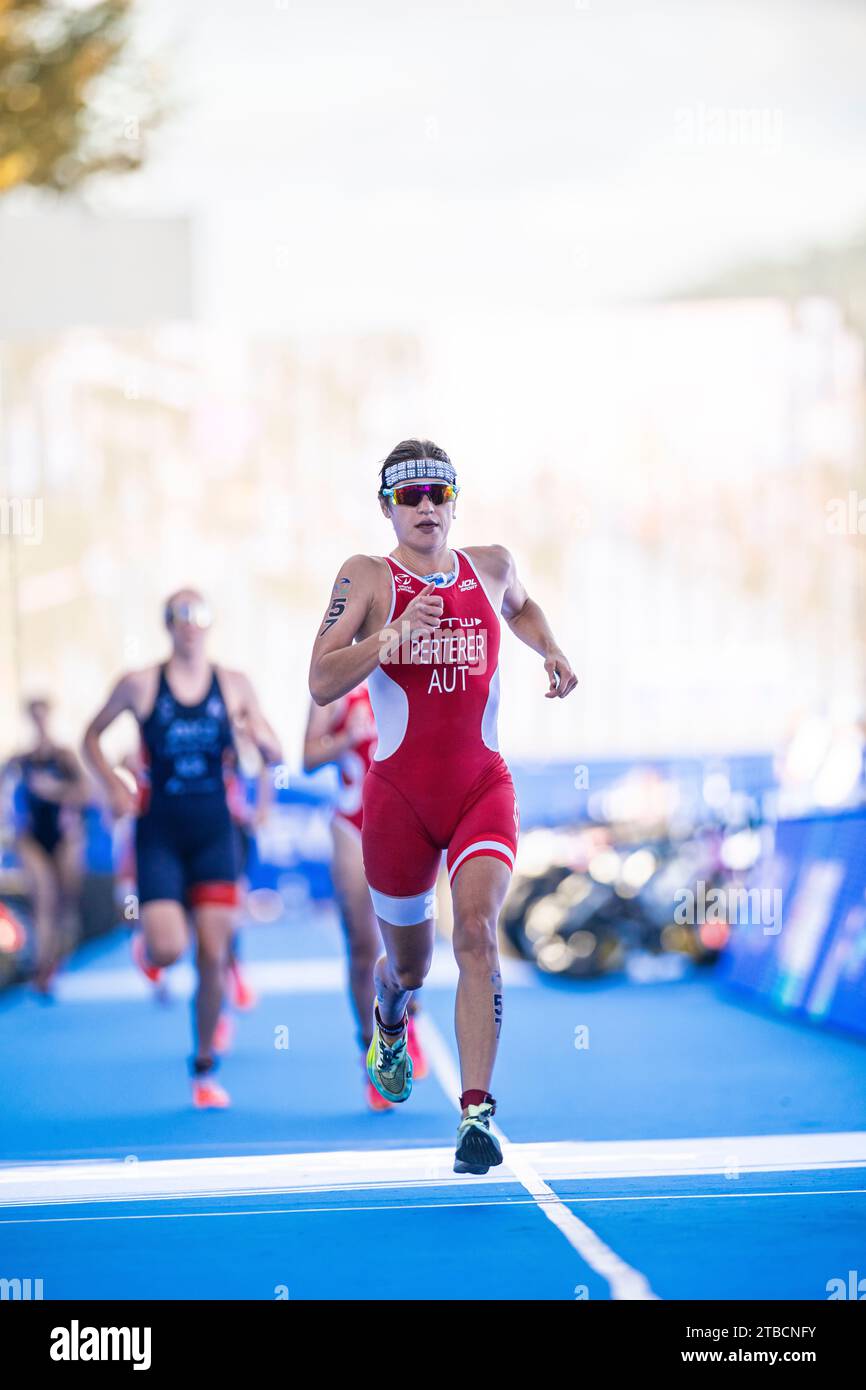 Lisa Perterer running in Pontevedra in the 2023 World Triathlon ...