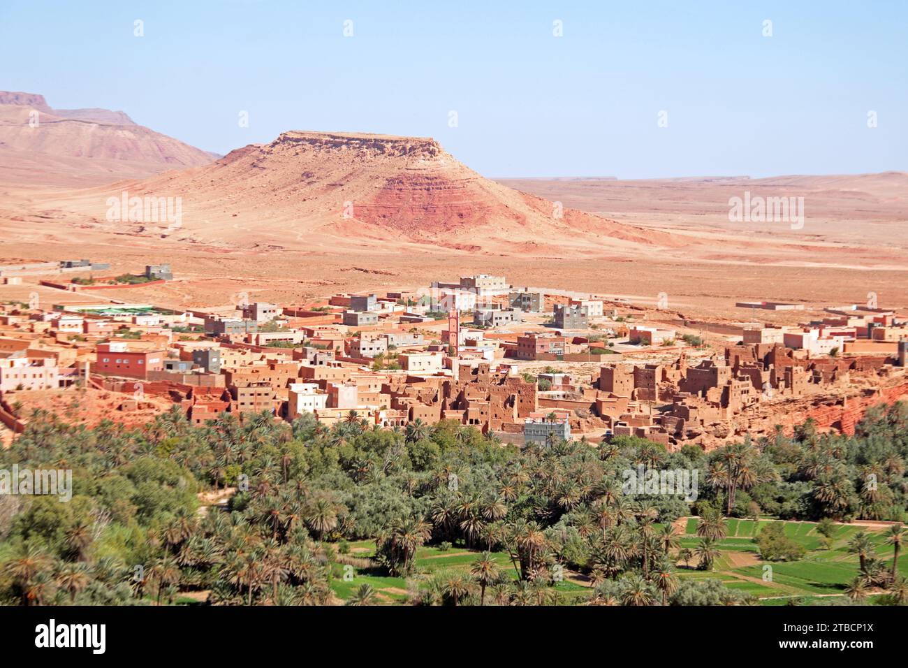 Oasis settlement arid desert hi-res stock photography and images - Alamy