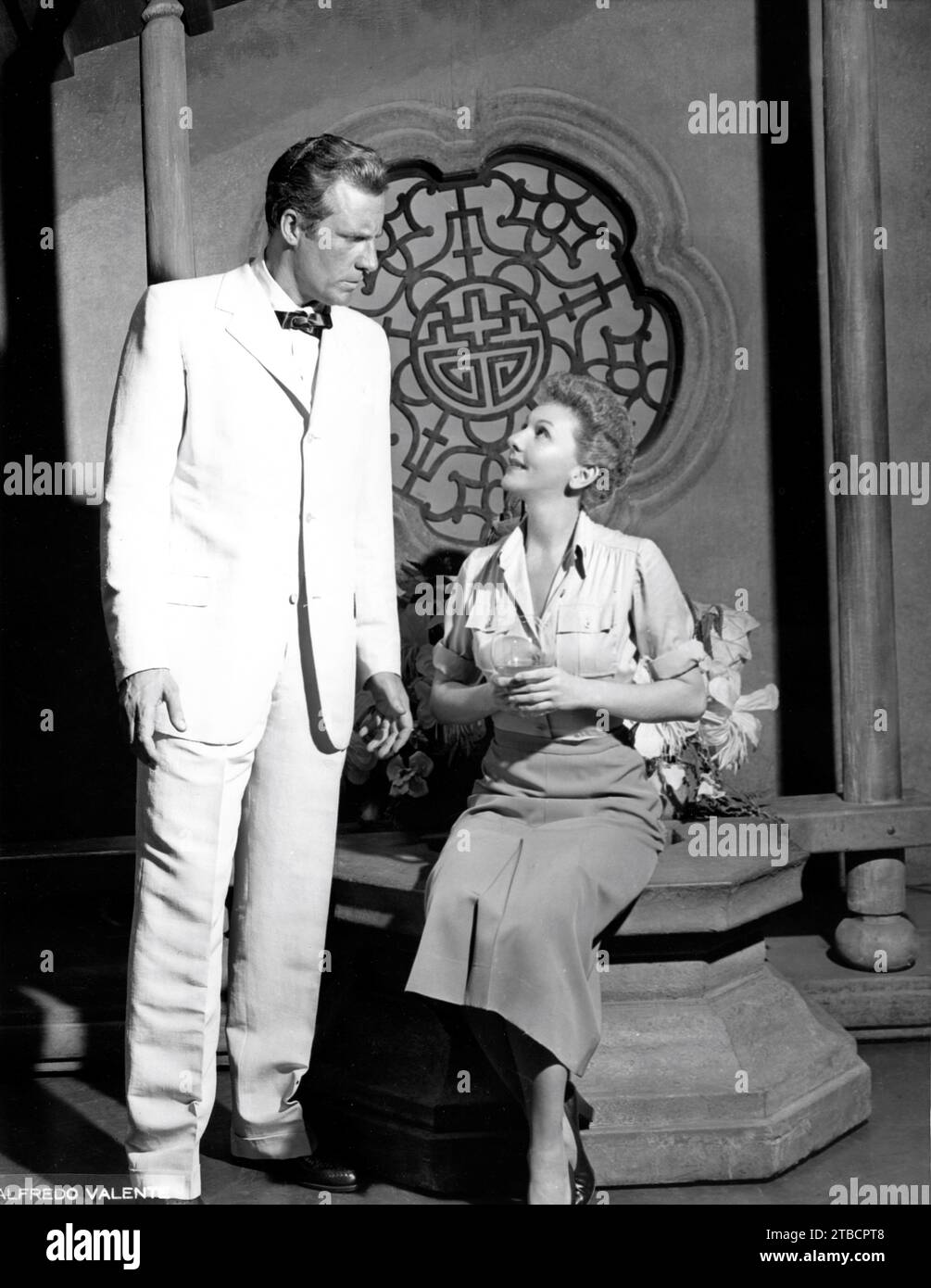 RAY MIDDLETON (replacing Ezio Pinza) and MARY MARTIN in SOUTH PACIFIC ...