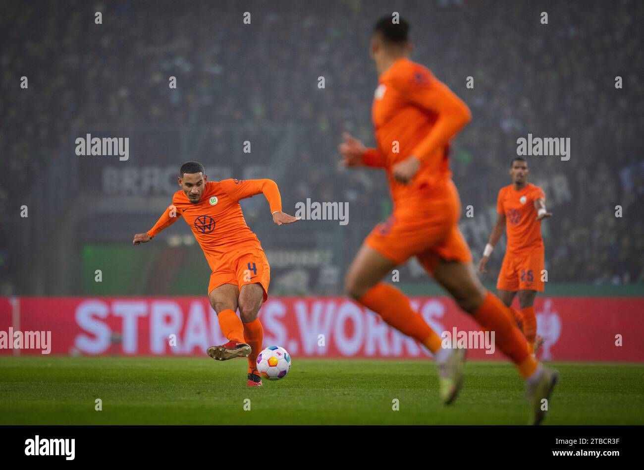 Moenchengladbach, Germany. 05th Dec 2023. Maxence Lacroix (Wolfsburg ...