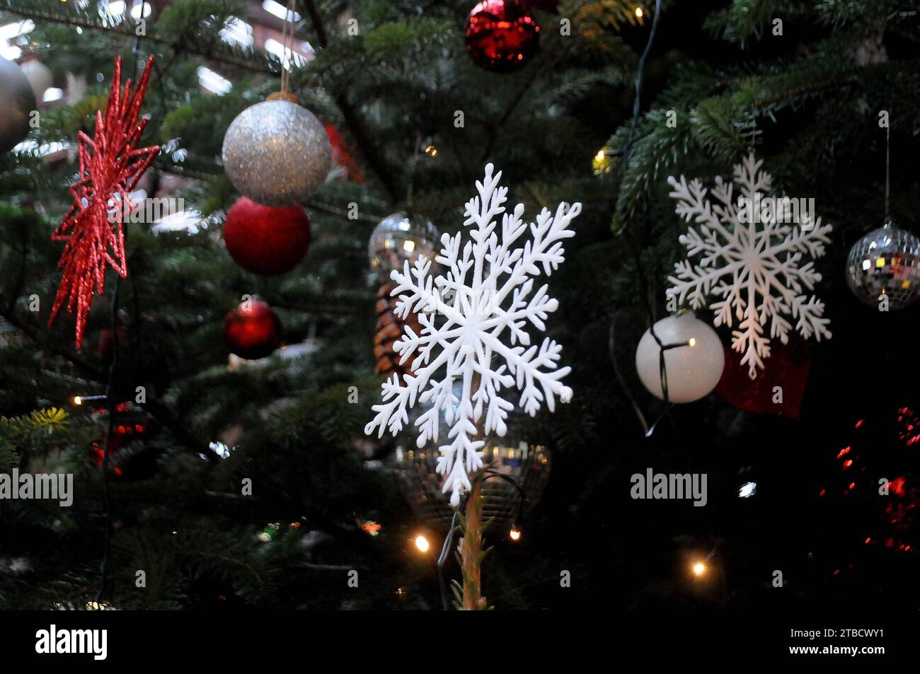 Christam tree decostion hi-res stock photography and images - Alamy