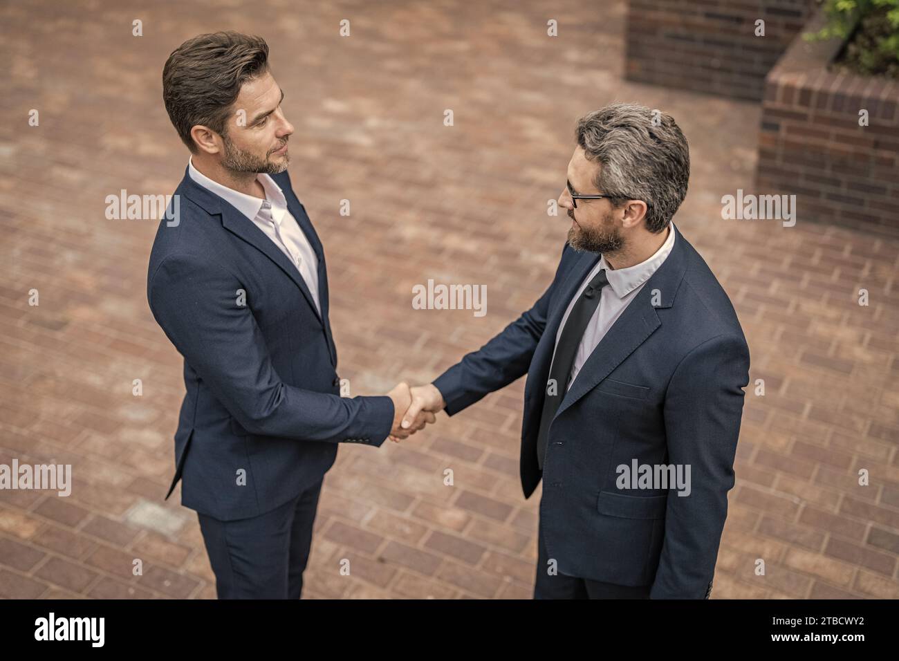 Suit stockbroker hi-res stock photography and images - Alamy
