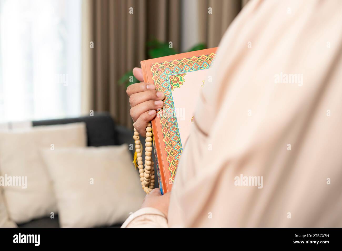 Finger muslim rosary hi-res stock photography and images - Alamy
