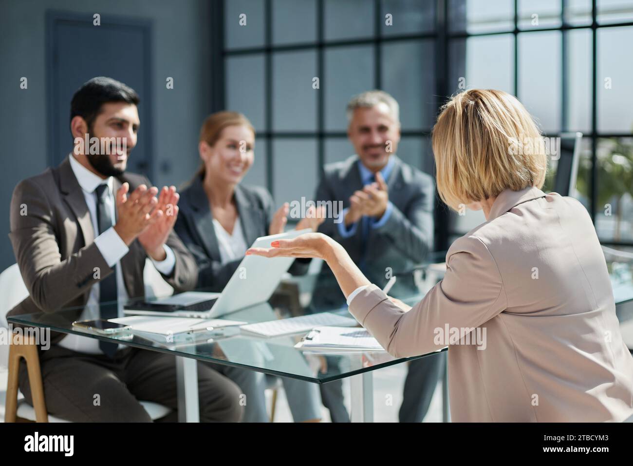 Group colleagues agreement hi-res stock photography and images - Alamy