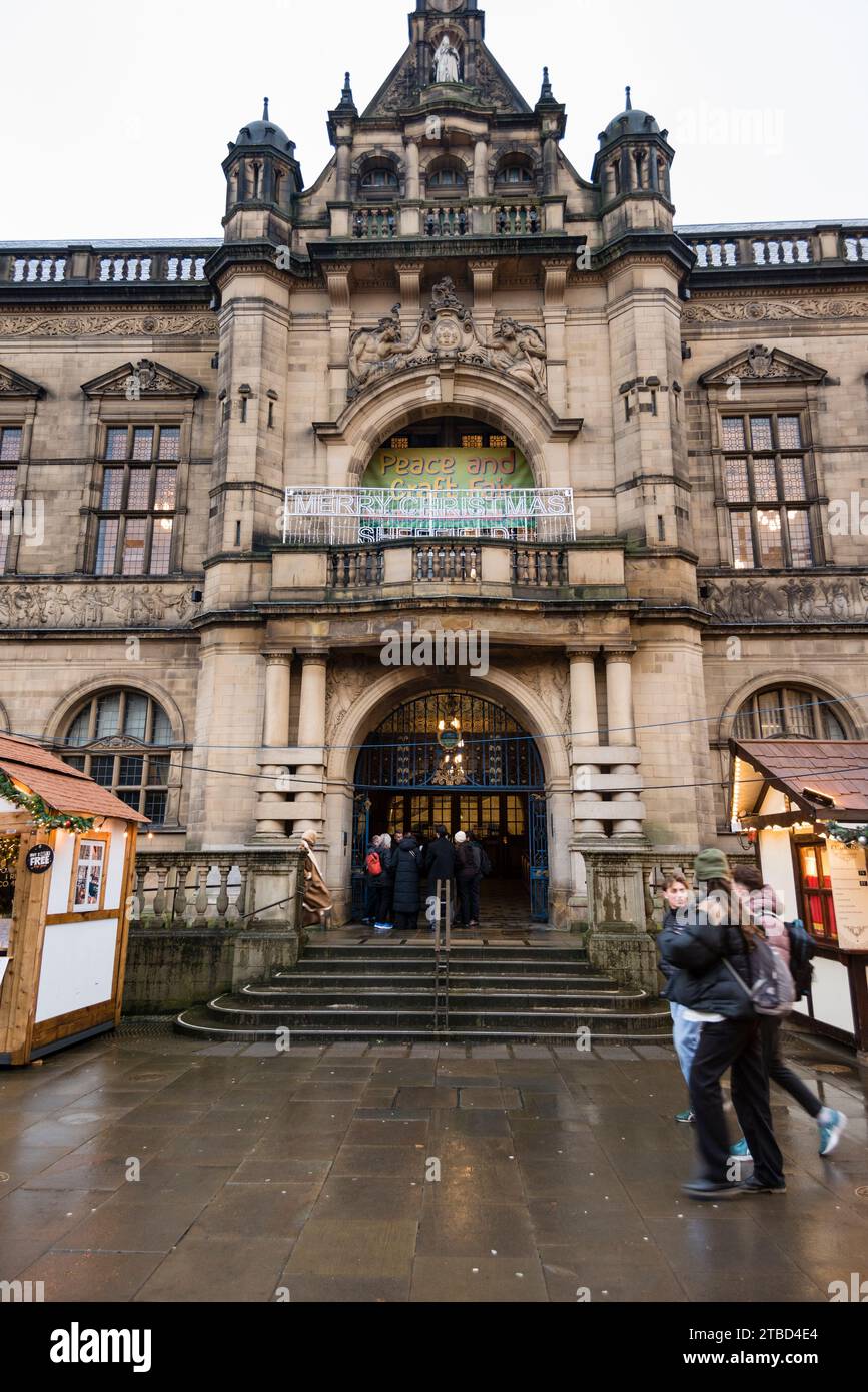 Town Hall entrance, Sheffield, Yorkshire, UK Stock Photo - Alamy