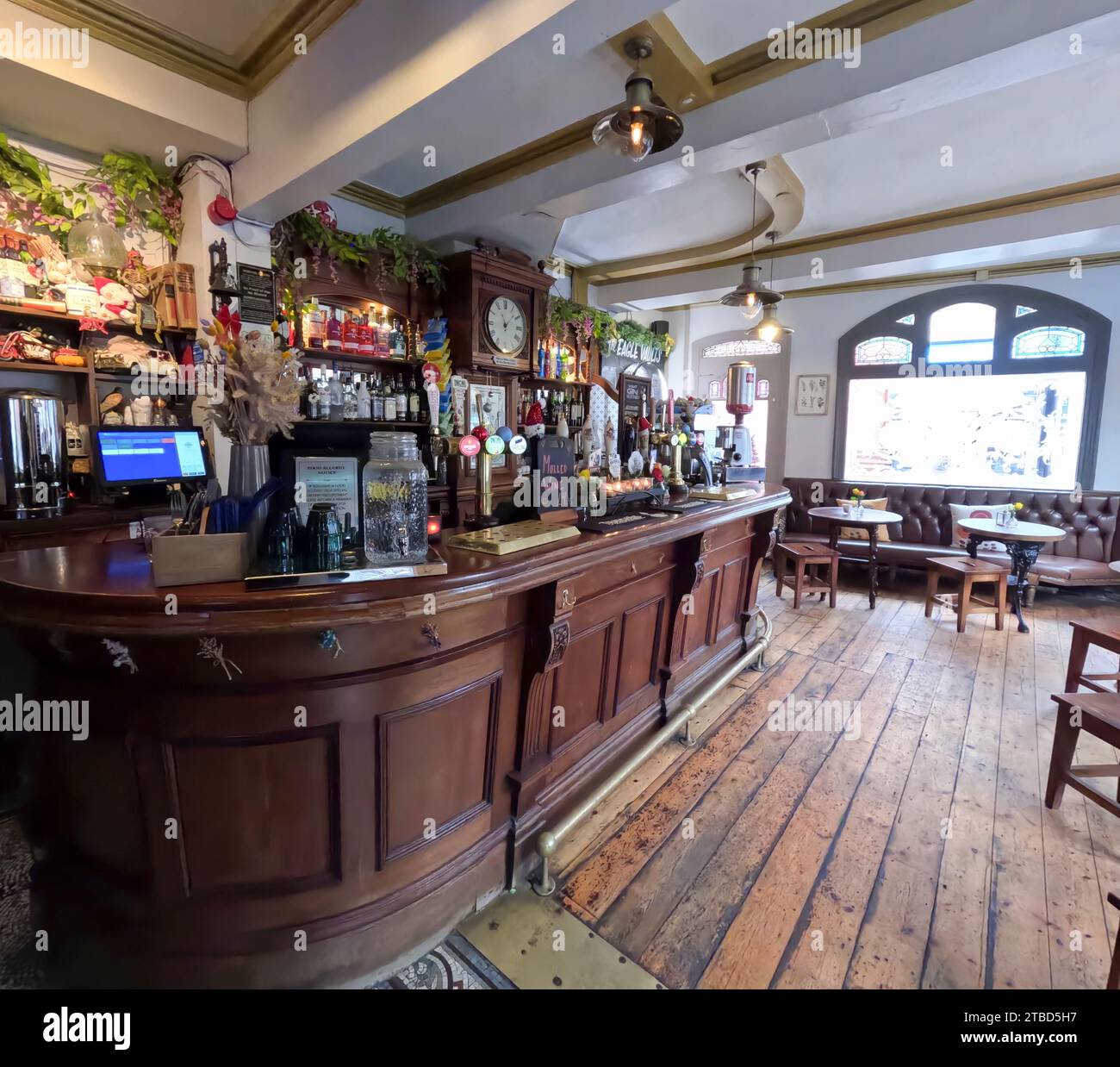 The Eagle Vaults pub, Friar Street, Worcester Stock Photo - Alamy
