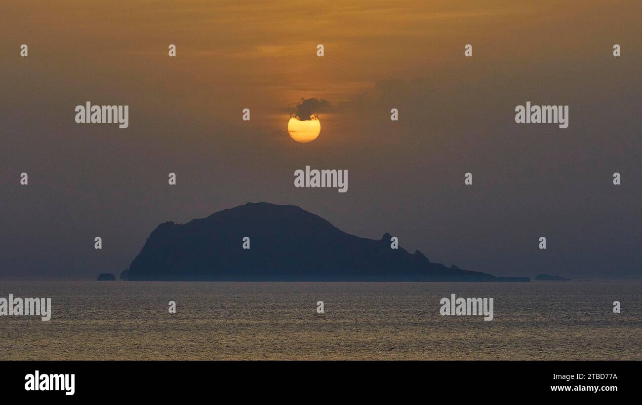 Santa Marina Salina, sunrise, sun rises behind Panarea, clouds, Salina ...