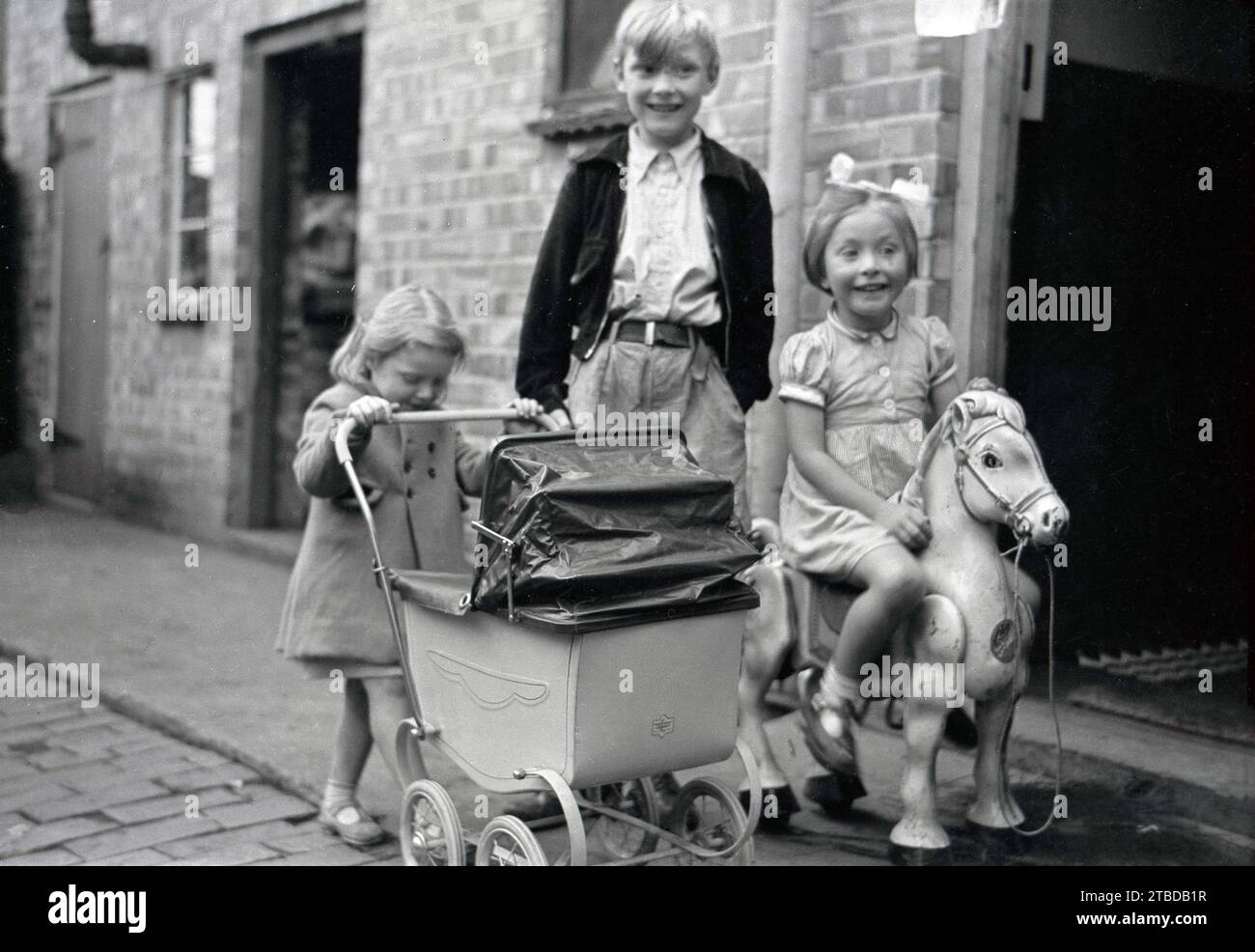 1960s children britain hi-res stock photography and images - Alamy