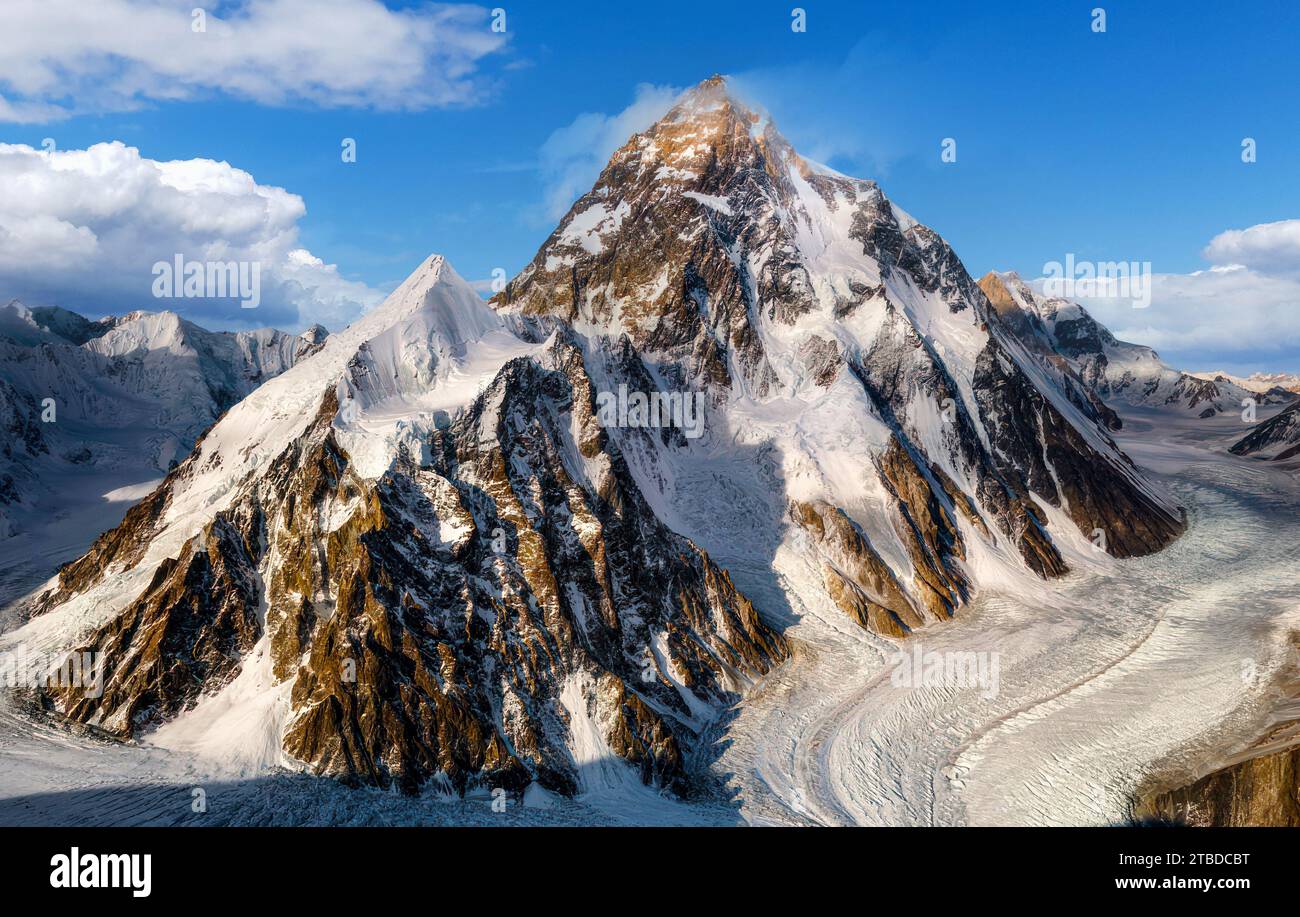 K2 Summit, the second tallest mountain in the world Stock Photo - Alamy K2 Summit, the second tallest mountain in the world Stock Photo - Alamy